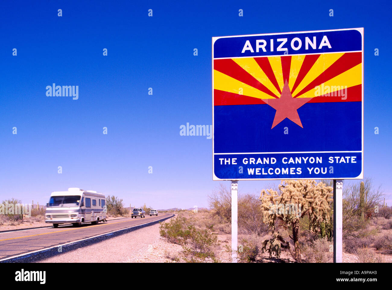 Roadside Sign welcoming Travellers to Arizona State USA on the Highway ...