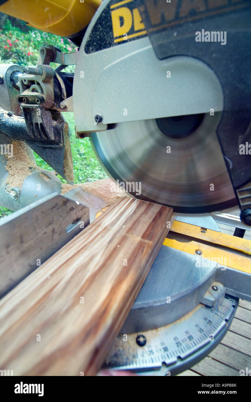 saw cut 4 Stock Photo - Alamy