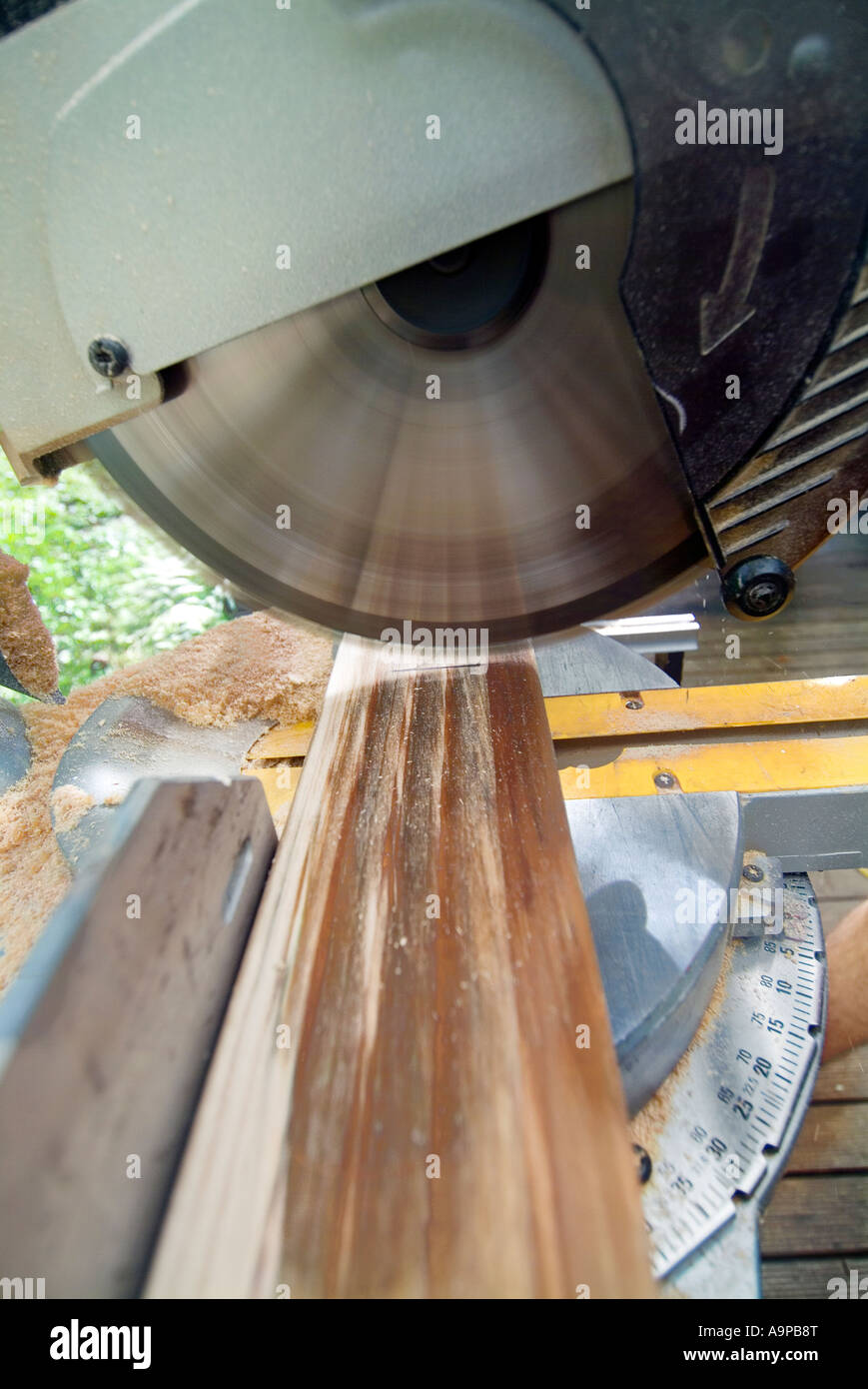 saw cut 2 Stock Photo - Alamy