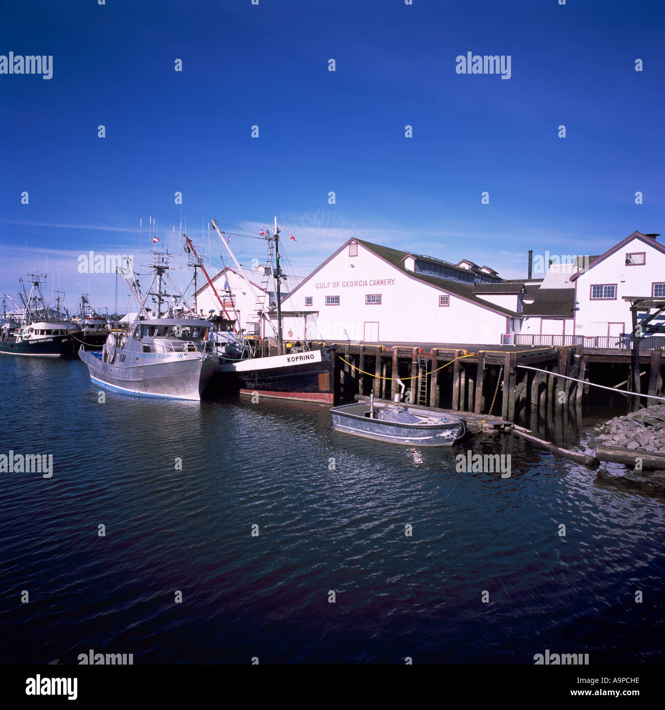 Gulf georgia cannery historic site hi-res stock photography and images ...
