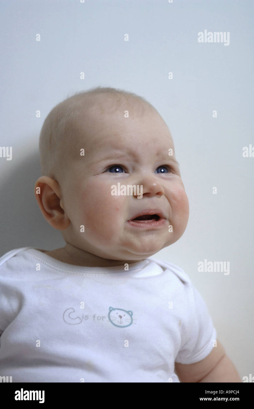 Baby teething crying hi-res stock photography and images - Alamy