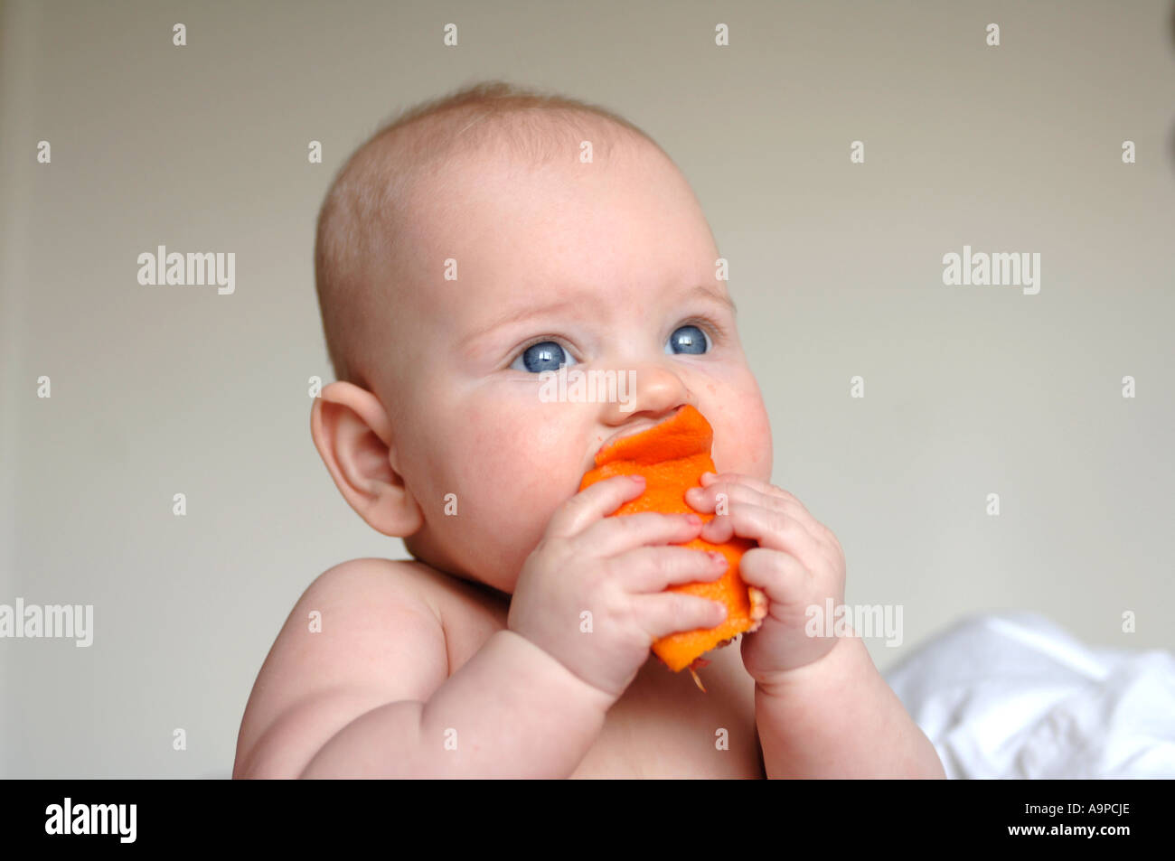 Children eating fruit messy hi-res stock photography and images - Alamy