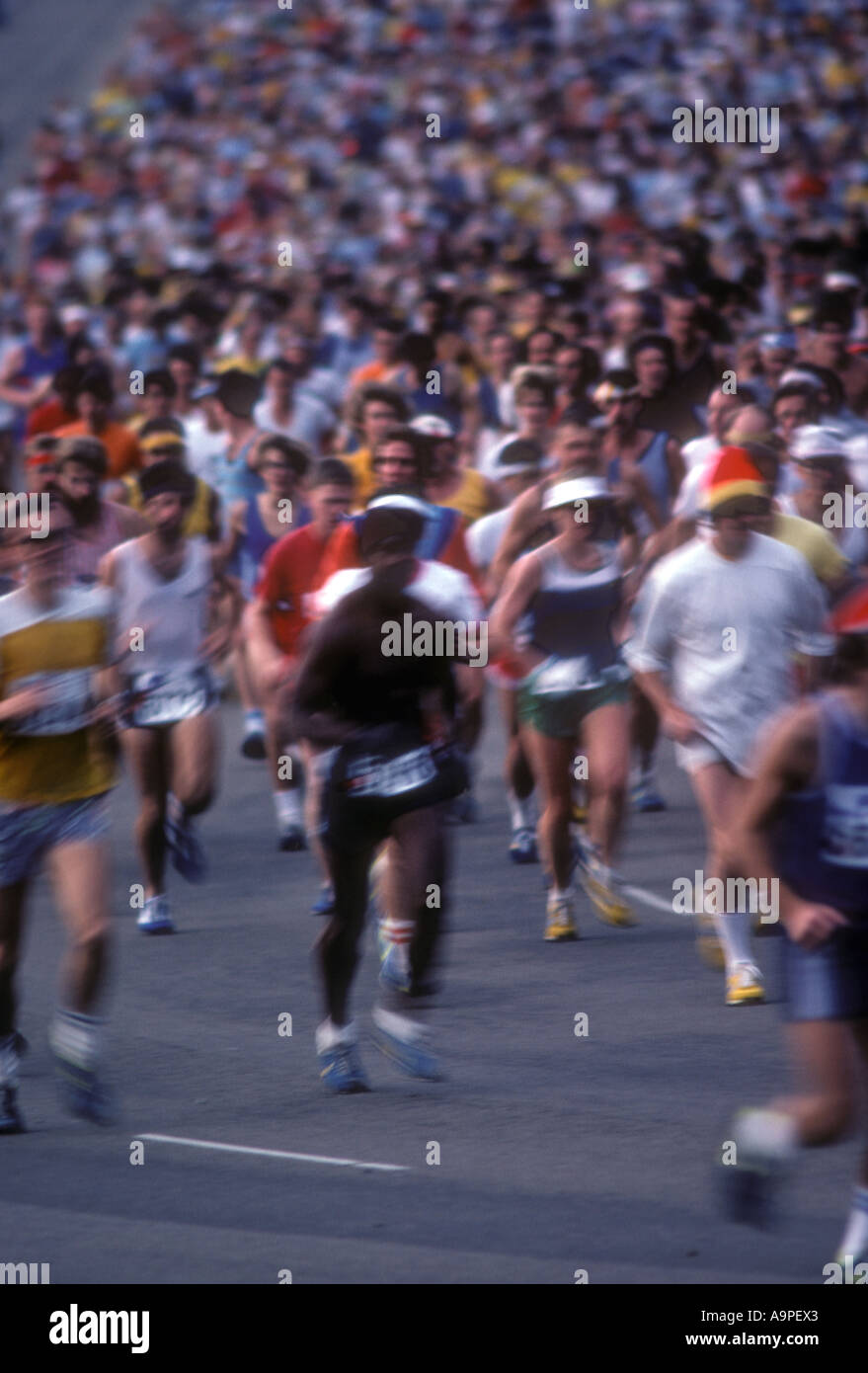 Large group of runners hi-res stock photography and images - Alamy