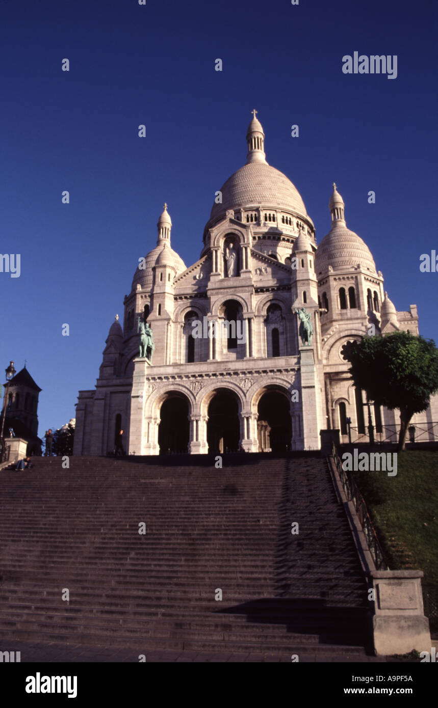 Sacre Coeur and steps leading up Paris France Stock Photo - Alamy