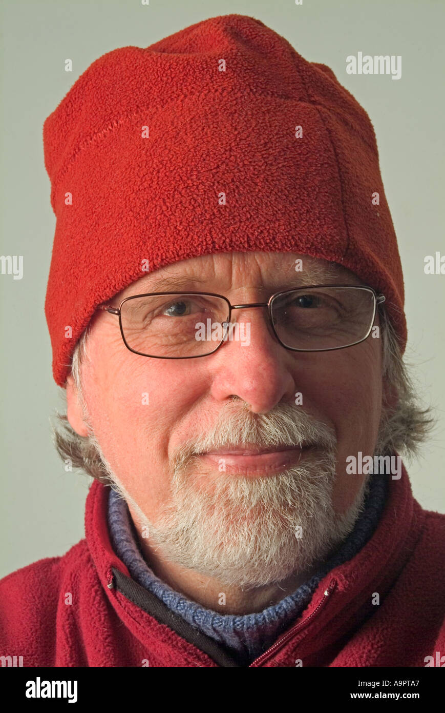 Man long beard wearing red hi-res stock photography and images - Alamy