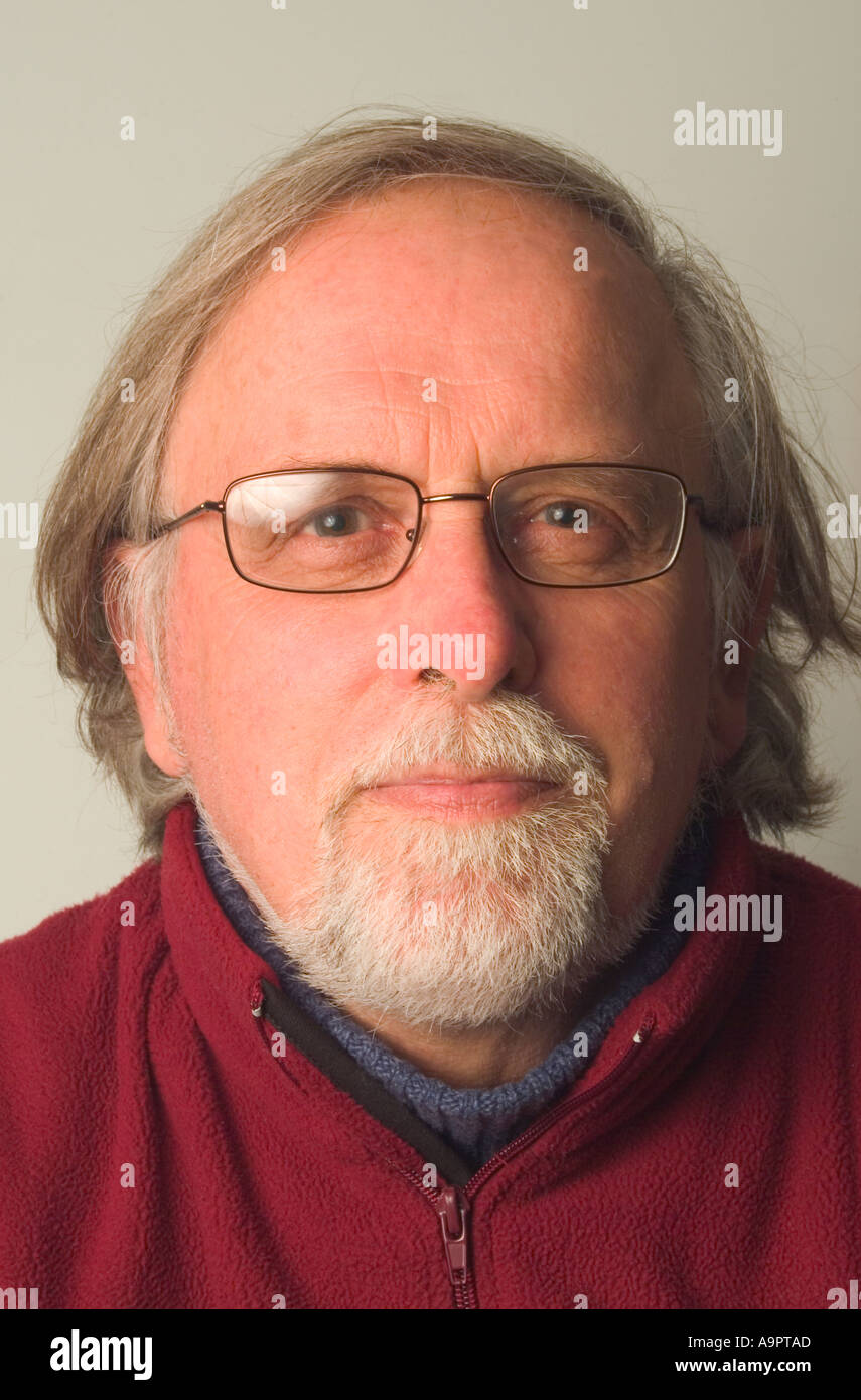 Old man wearing glasses hi-res stock photography and images - Alamy