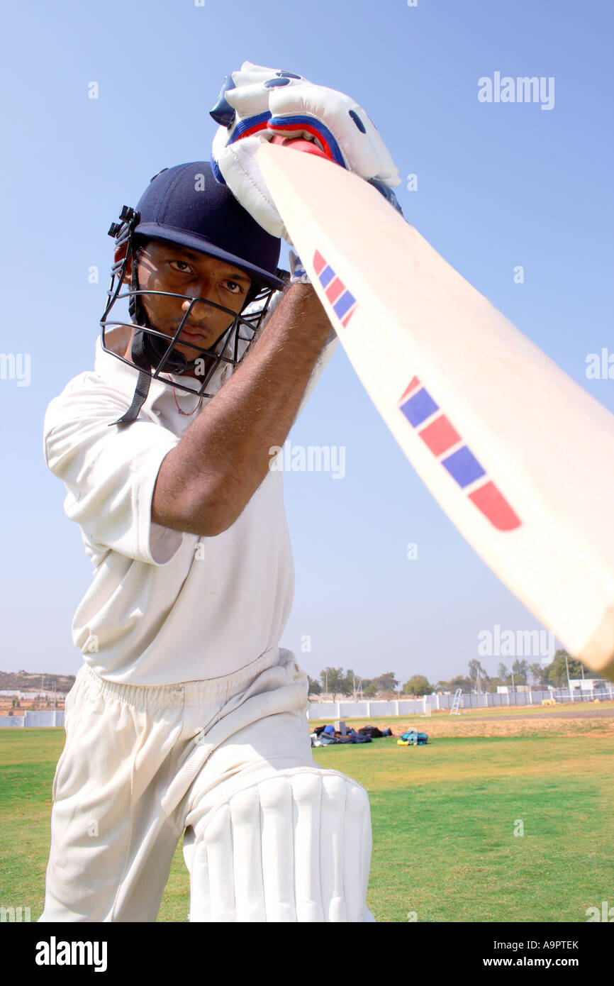Batsman playing straight drive shot Stock Photo - Alamy