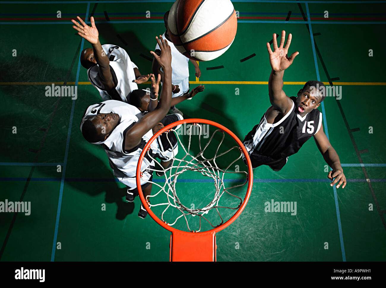 Basketball opponent hi-res stock photography and images - Alamy
