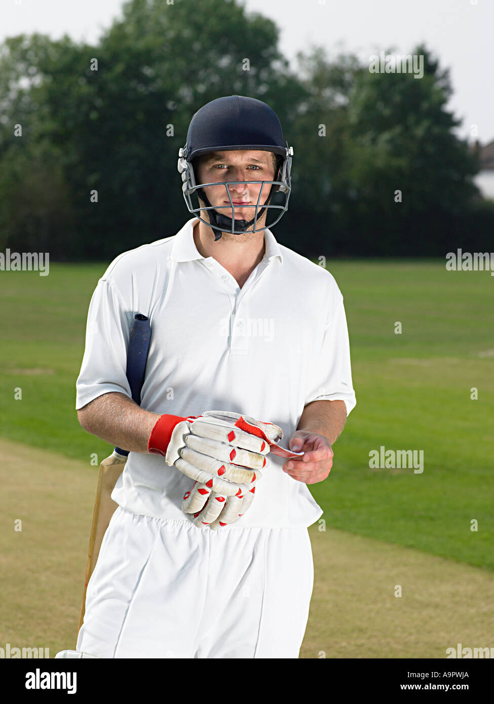 Helmet camera cricket hi-res stock photography and images - Alamy