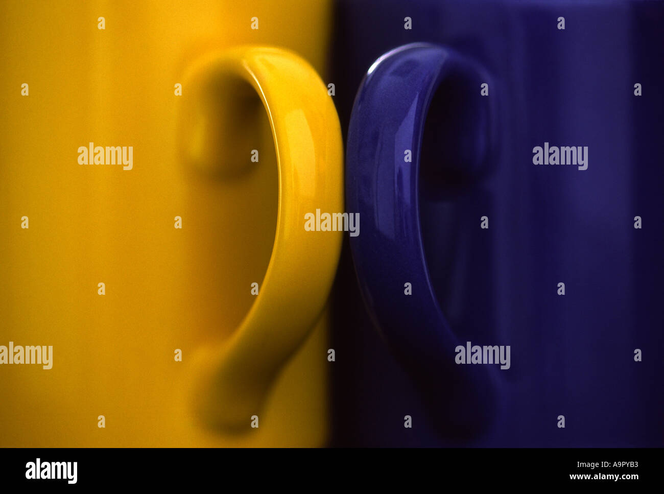 Two blue mugs cups hi-res stock photography and images - Alamy