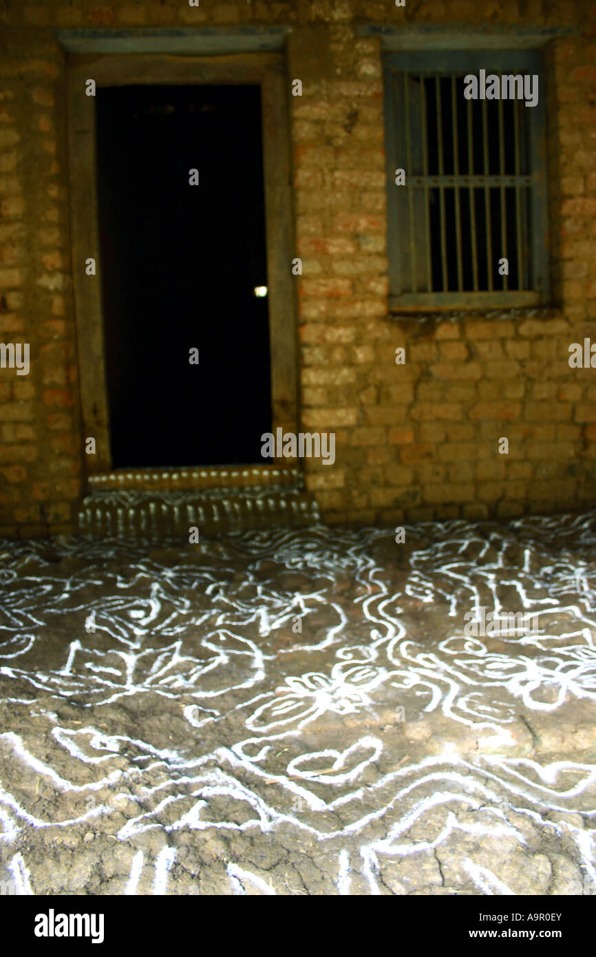 Rangoli design at the entrance of the house Stock Photo - Alamy