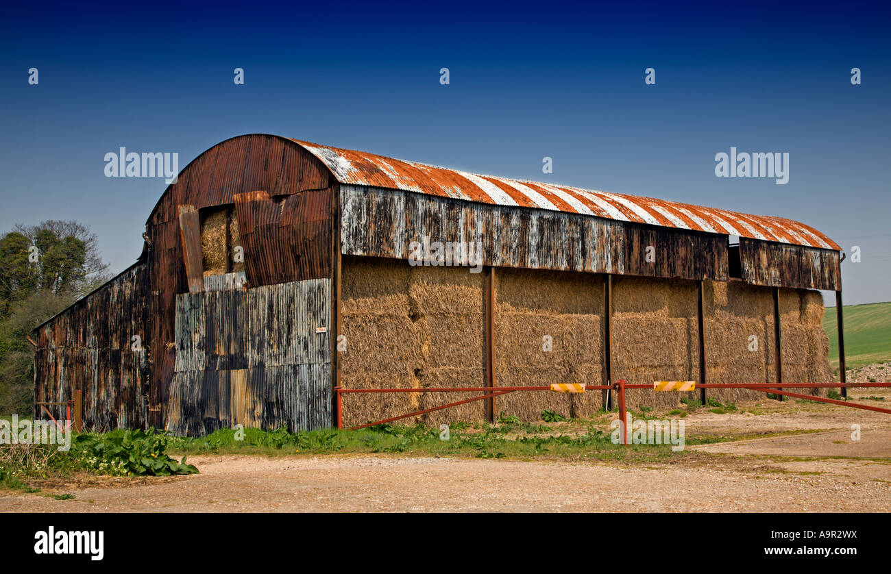 England haystack hi-res stock photography and images - Alamy