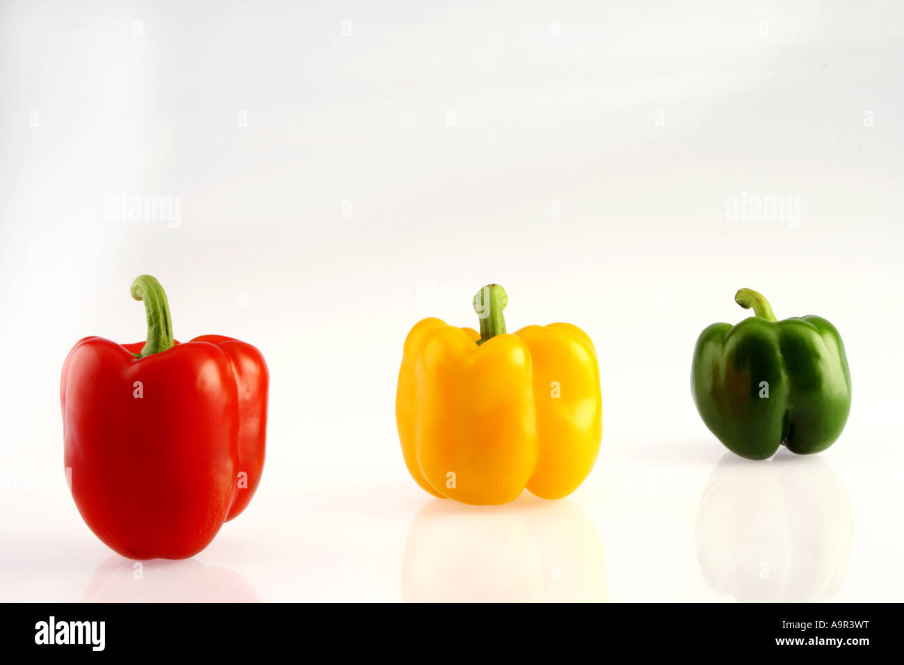Close up of different coloured capsicum Stock Photo - Alamy