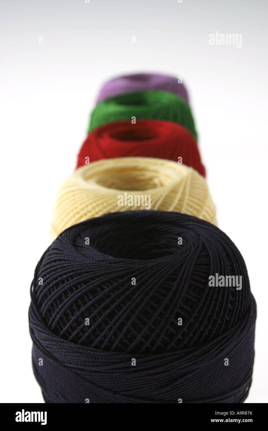 Thread in a row hi-res stock photography and images - Alamy