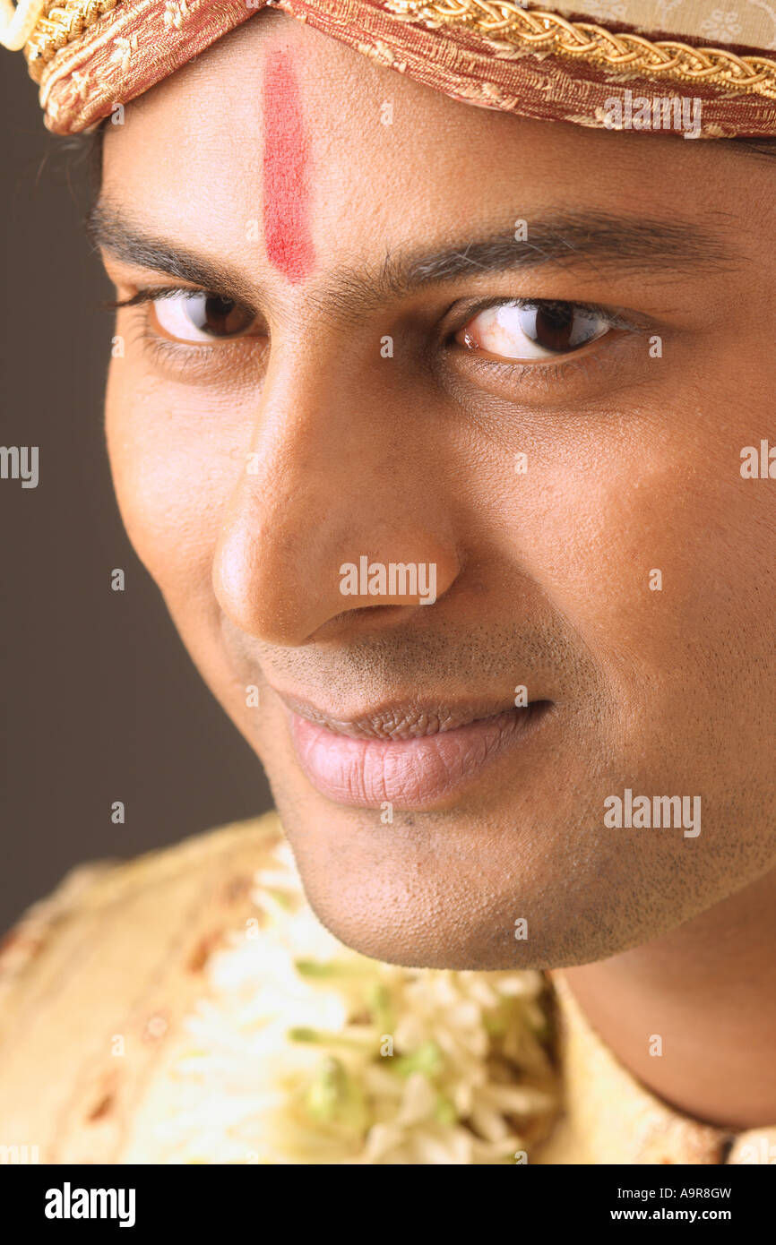 Indian bride groom attire hi-res stock photography and images - Alamy