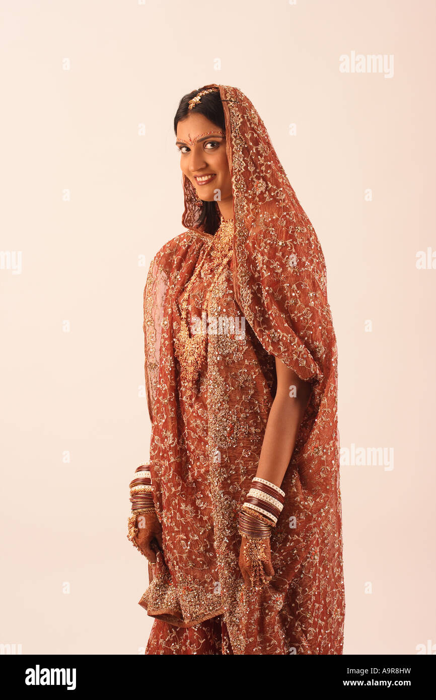Portrait of an Indian bride Stock Photo - Alamy