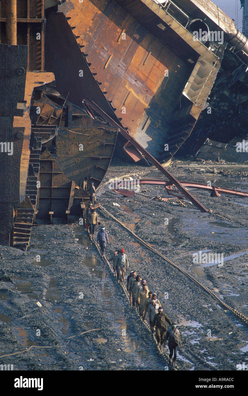 Ship breaking alang hi-res stock photography and images - Alamy