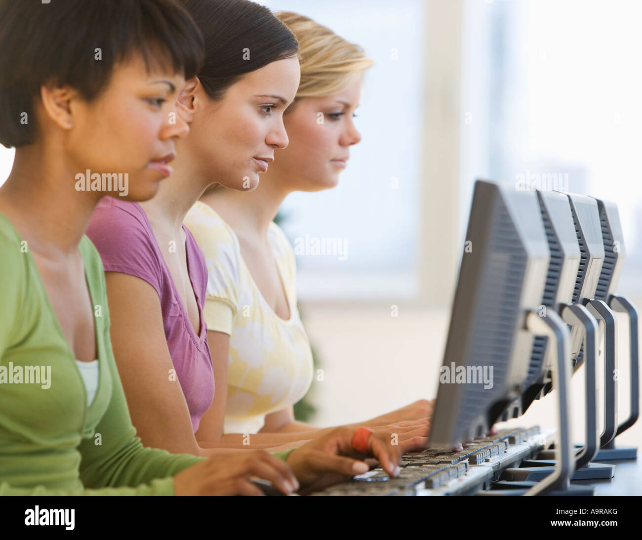 Computers classroom test hi-res stock photography and images - Alamy