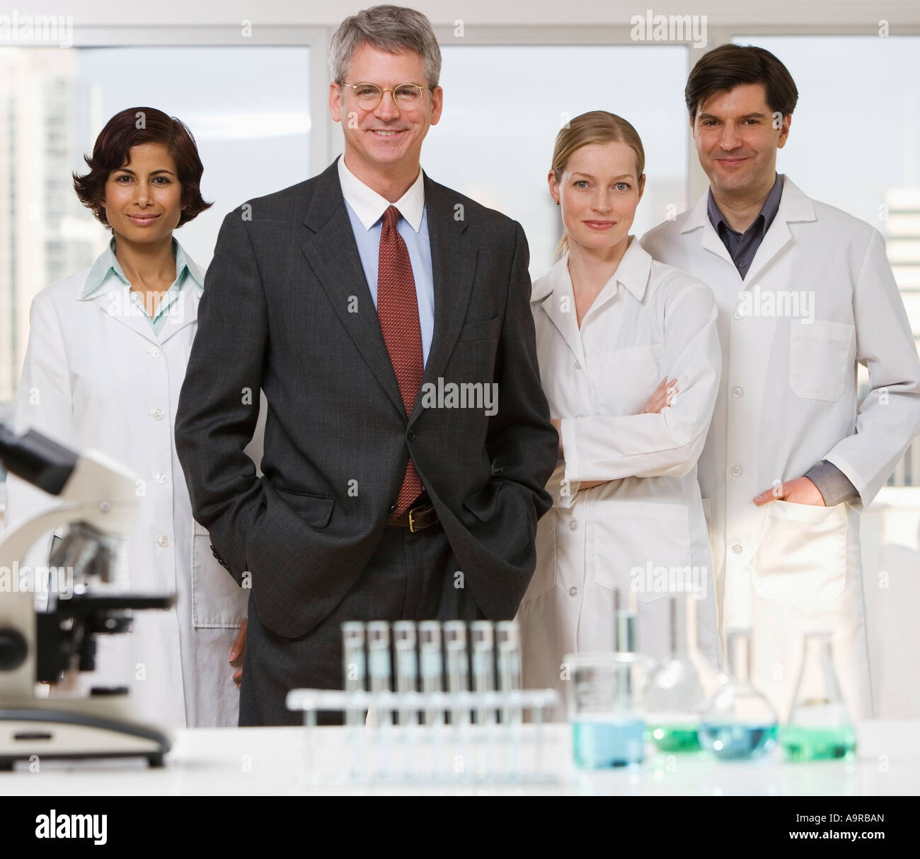 R and d laboratory hi-res stock photography and images - Alamy