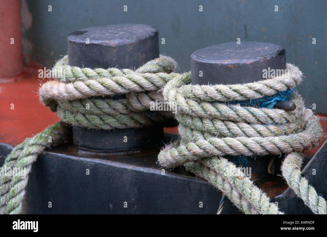 Mooring posts on towpath hi-res stock photography and images - Alamy