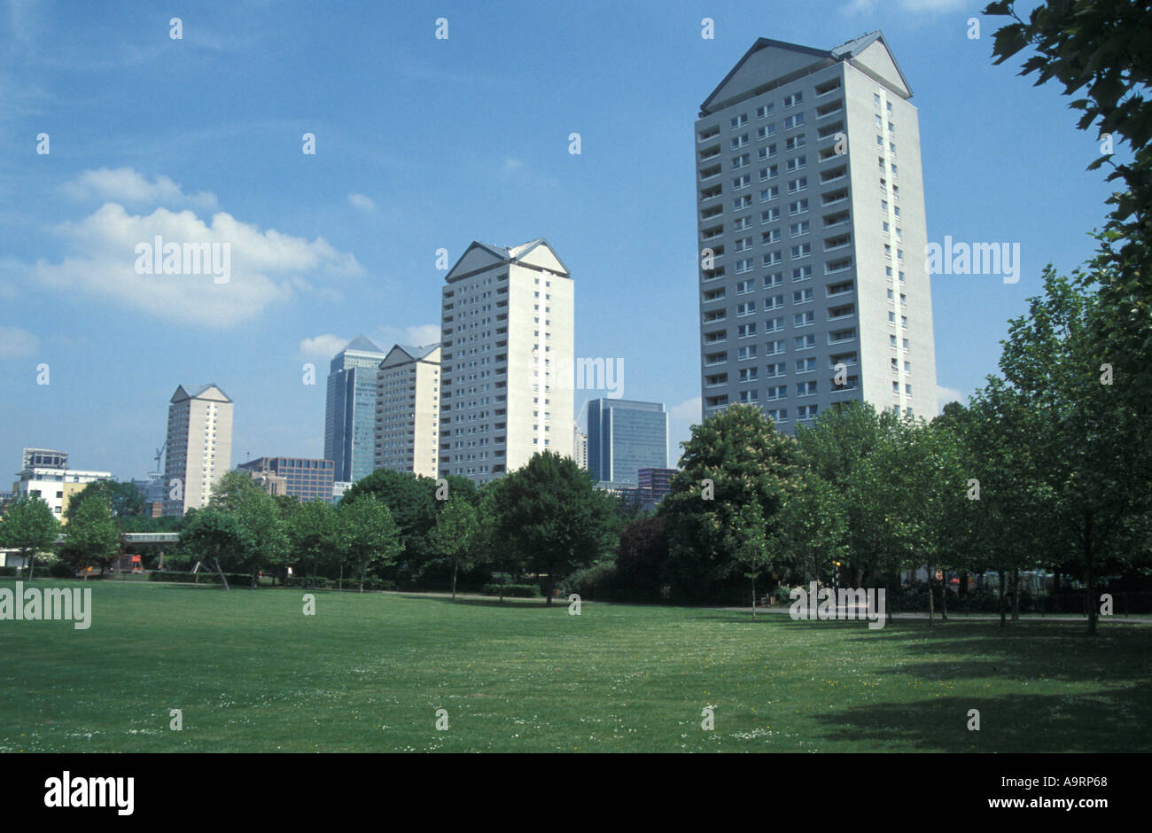 Isle of dogs and construction hi-res stock photography and images - Alamy