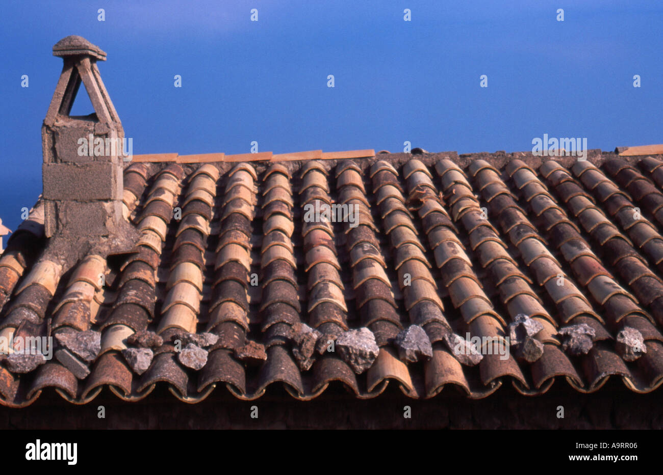 Simple roofs and tiles hi-res stock photography and images - Alamy