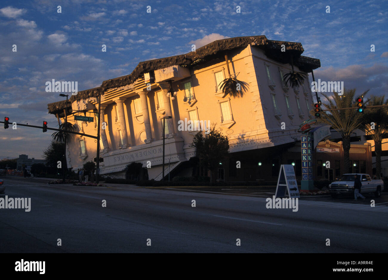 Wonderworks building hi-res stock photography and images - Alamy