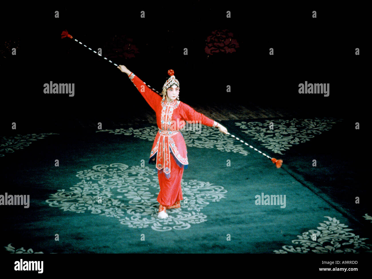 Chinese Opera Acrobat High Resolution Stock Photography and Images - Alamy