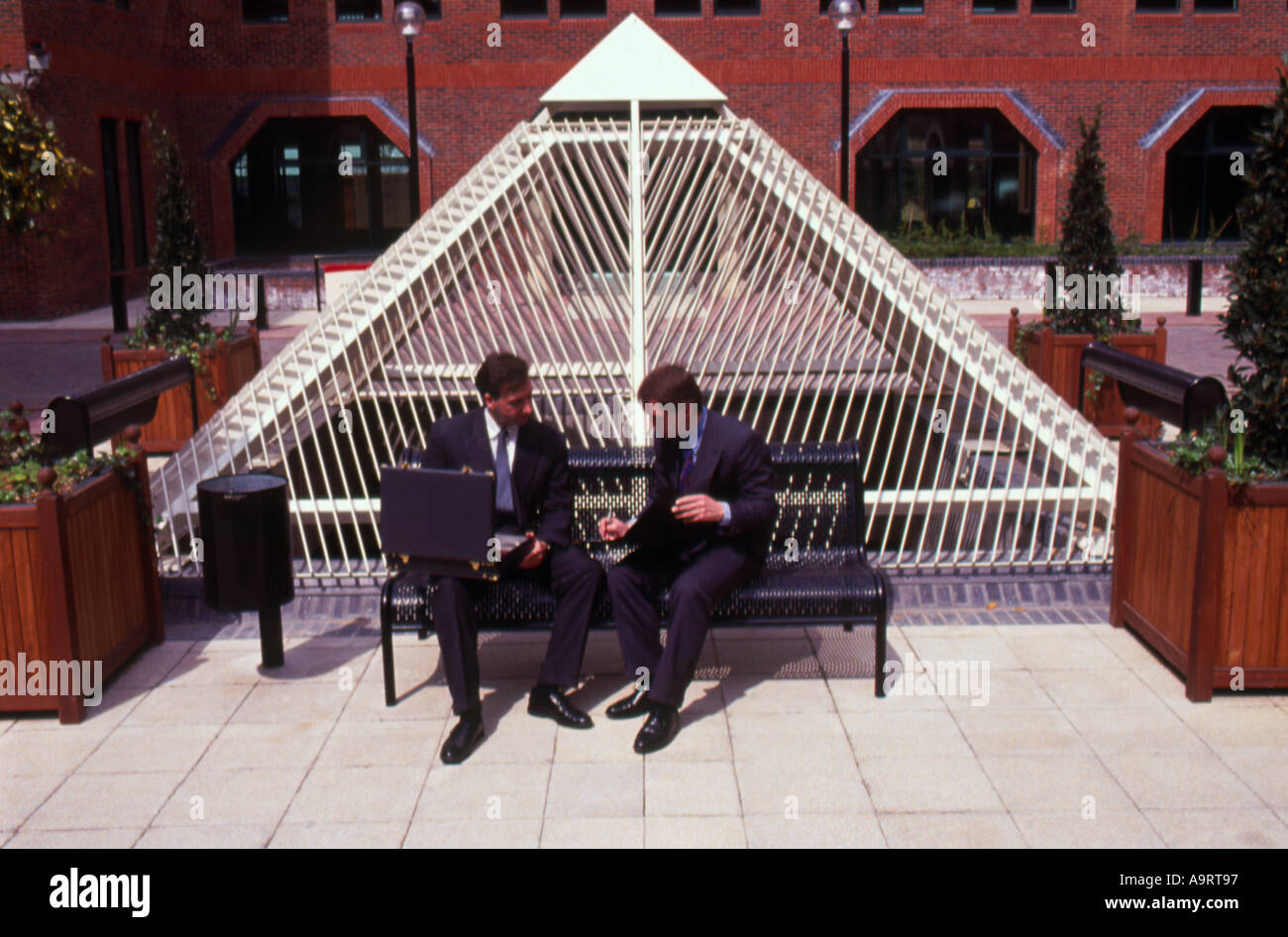 Businessmen Glengall Bridge Enterprise Business Park London Stock Photo ...