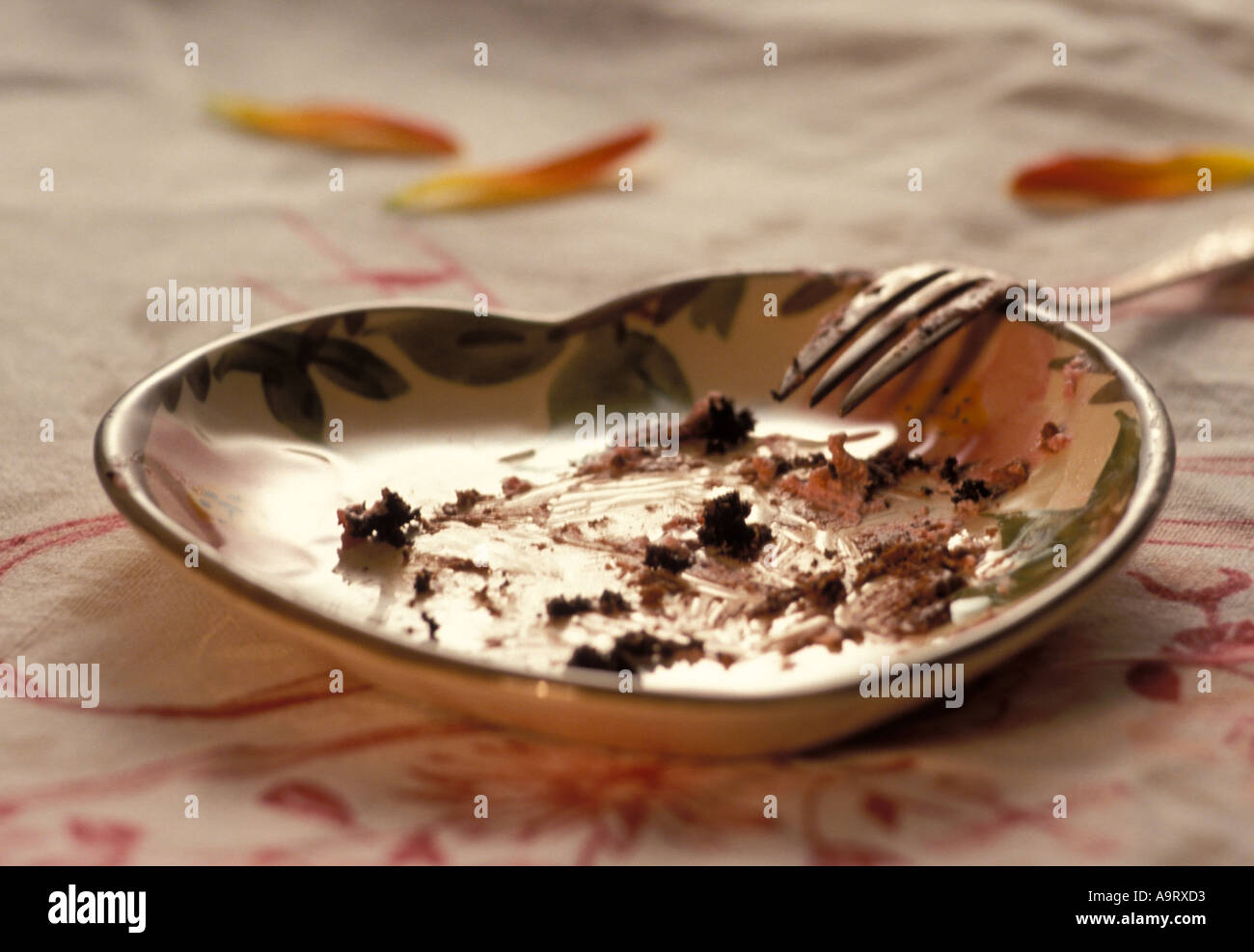Destroyed cake hi-res stock photography and images - Alamy