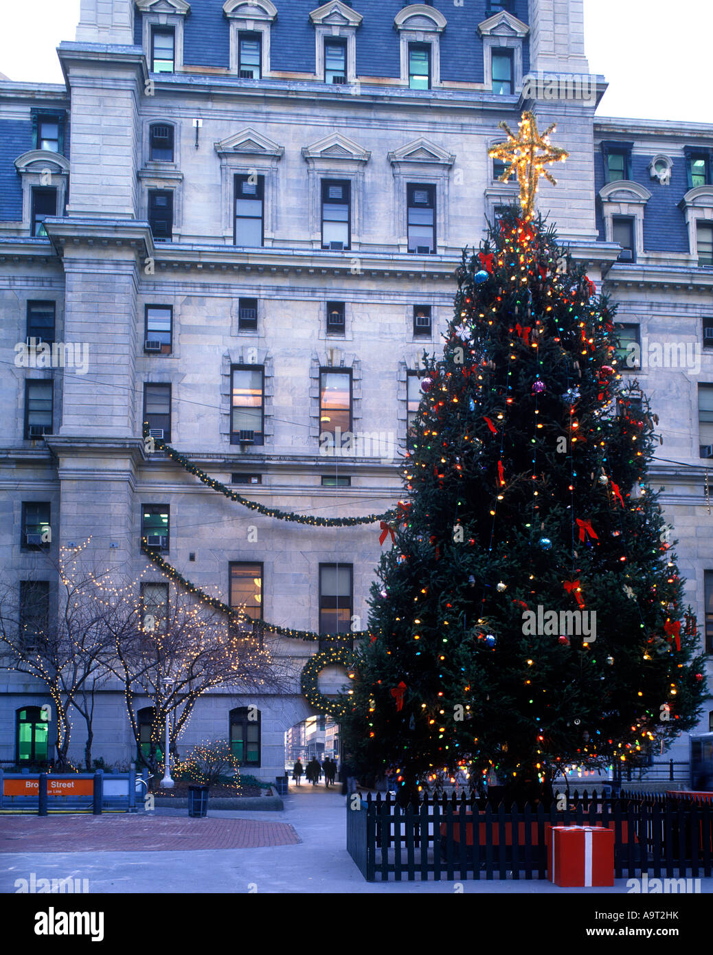 Philadelphia winter lights hi-res stock photography and images - Alamy