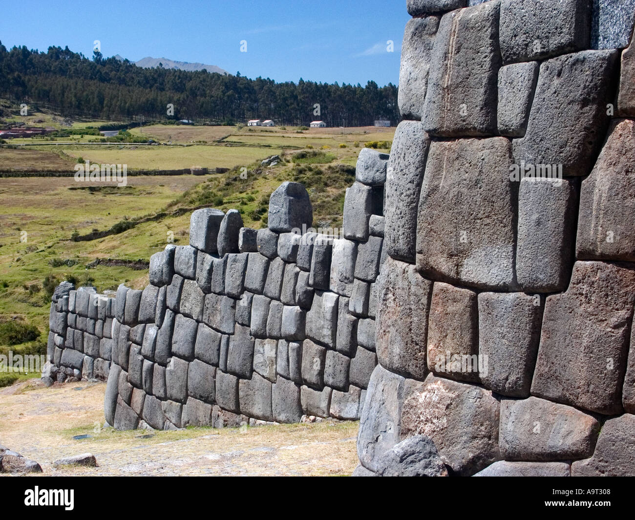 Stone walls in the Peruvian city of Sacsayhuaman near Cuzco, Peru Stock ...