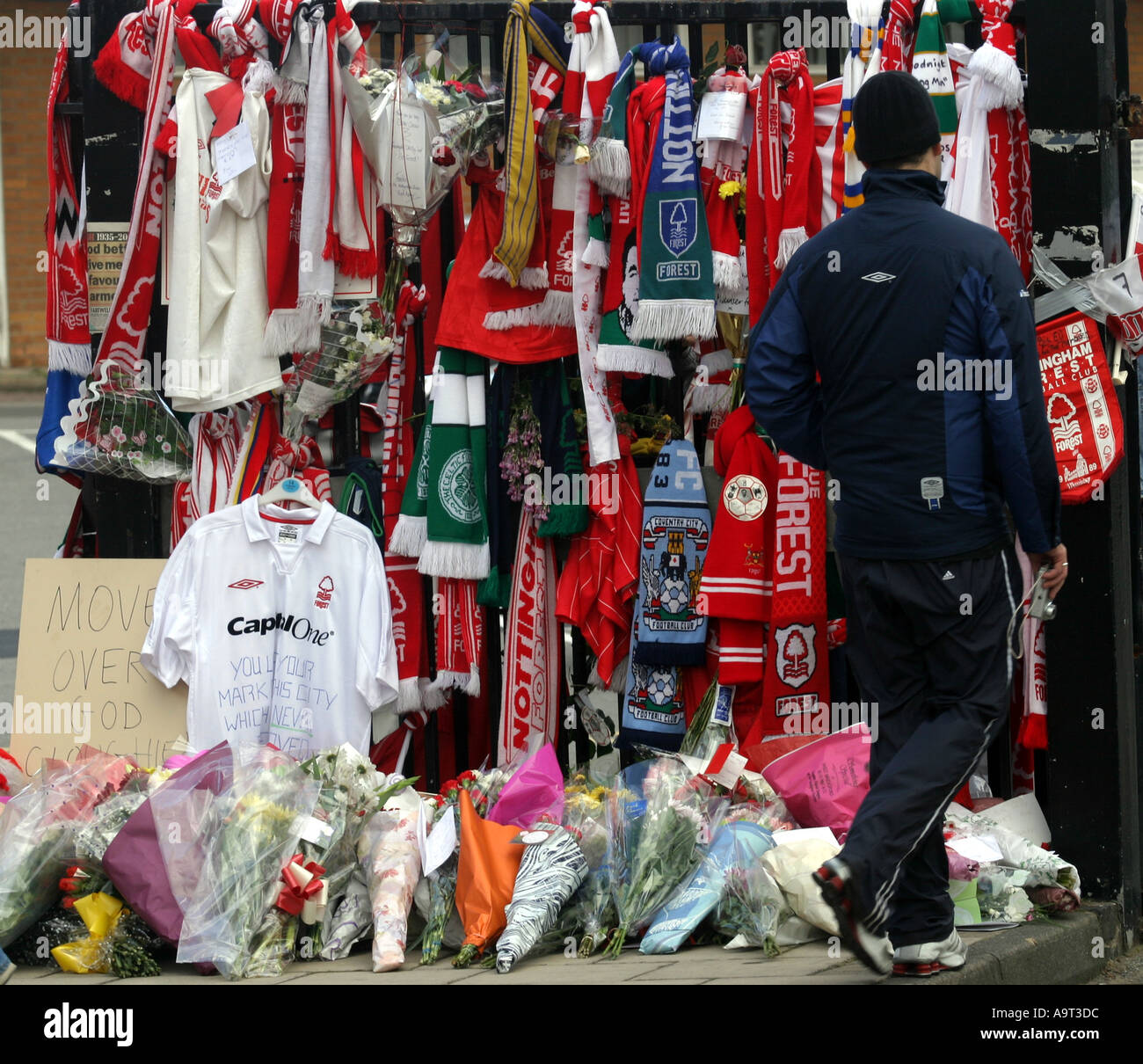 Former football manager brian clough hi-res stock photography and ...
