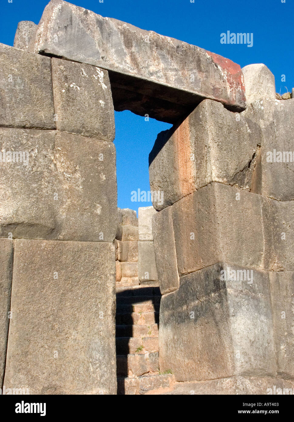 Stone arch at the ancient walls of the city of Sacsayhuaman, Peru Stock ...