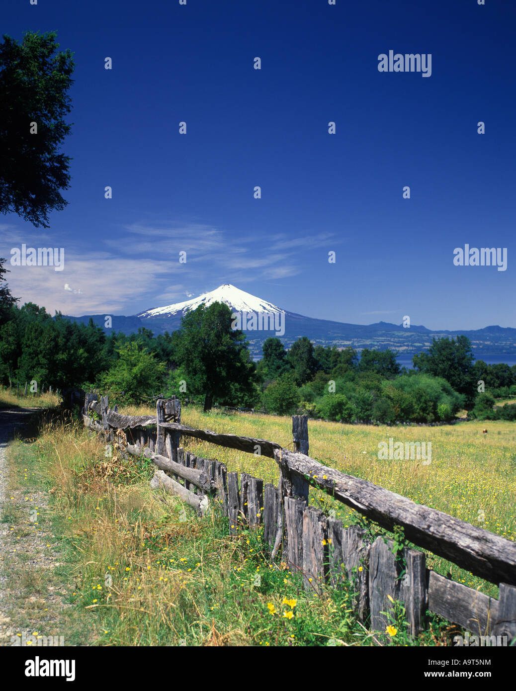 Villarica volcano hi-res stock photography and images - Alamy