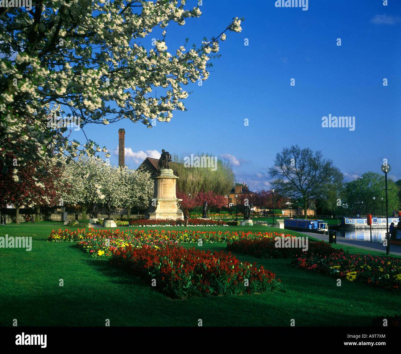 SPRING BLOSSOMS SHAKESPEARE STATUE (©LORD RONALD GOWER 1881) GOWER ...