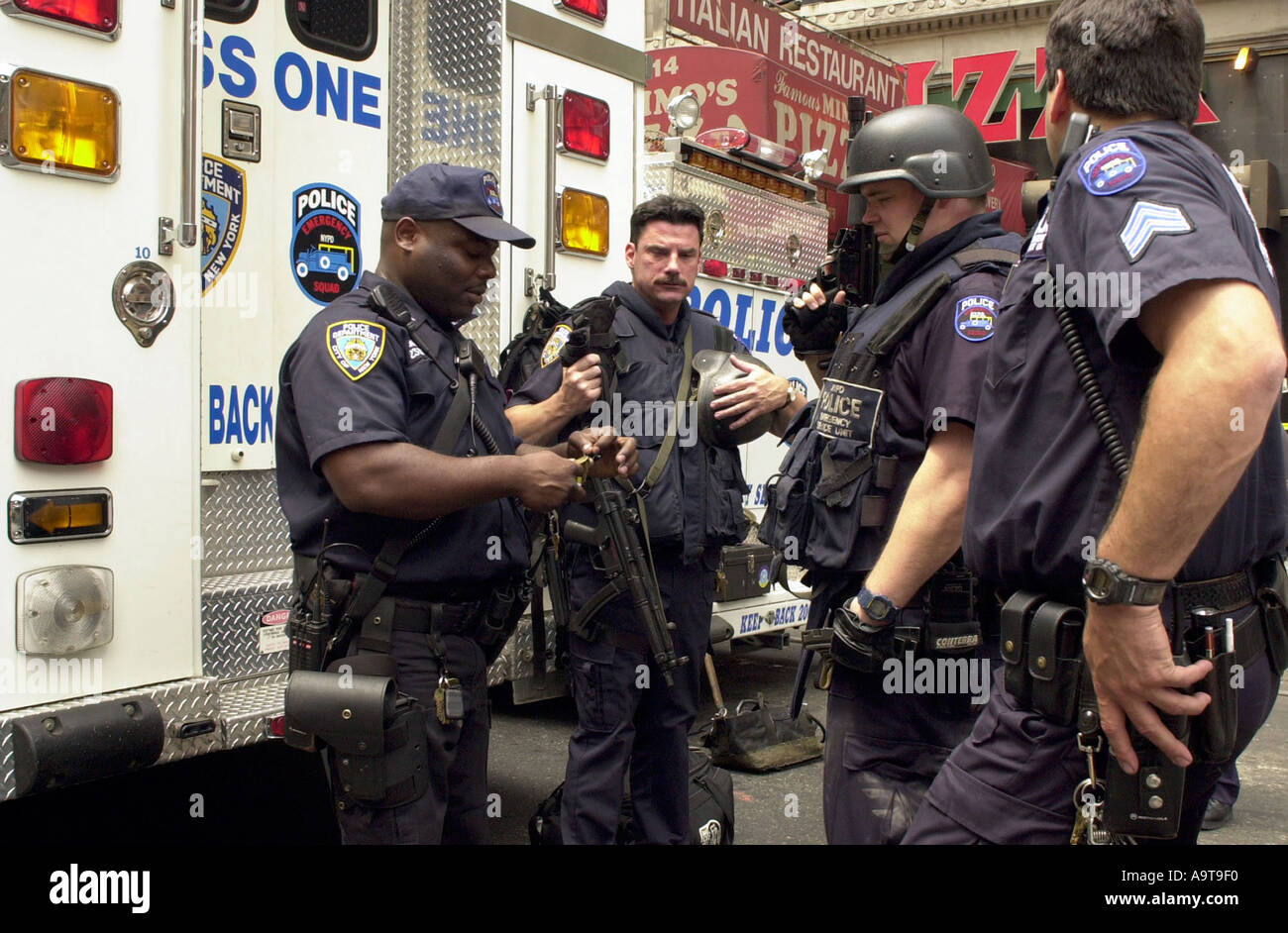 Nypd esu hi-res stock photography and images - Alamy