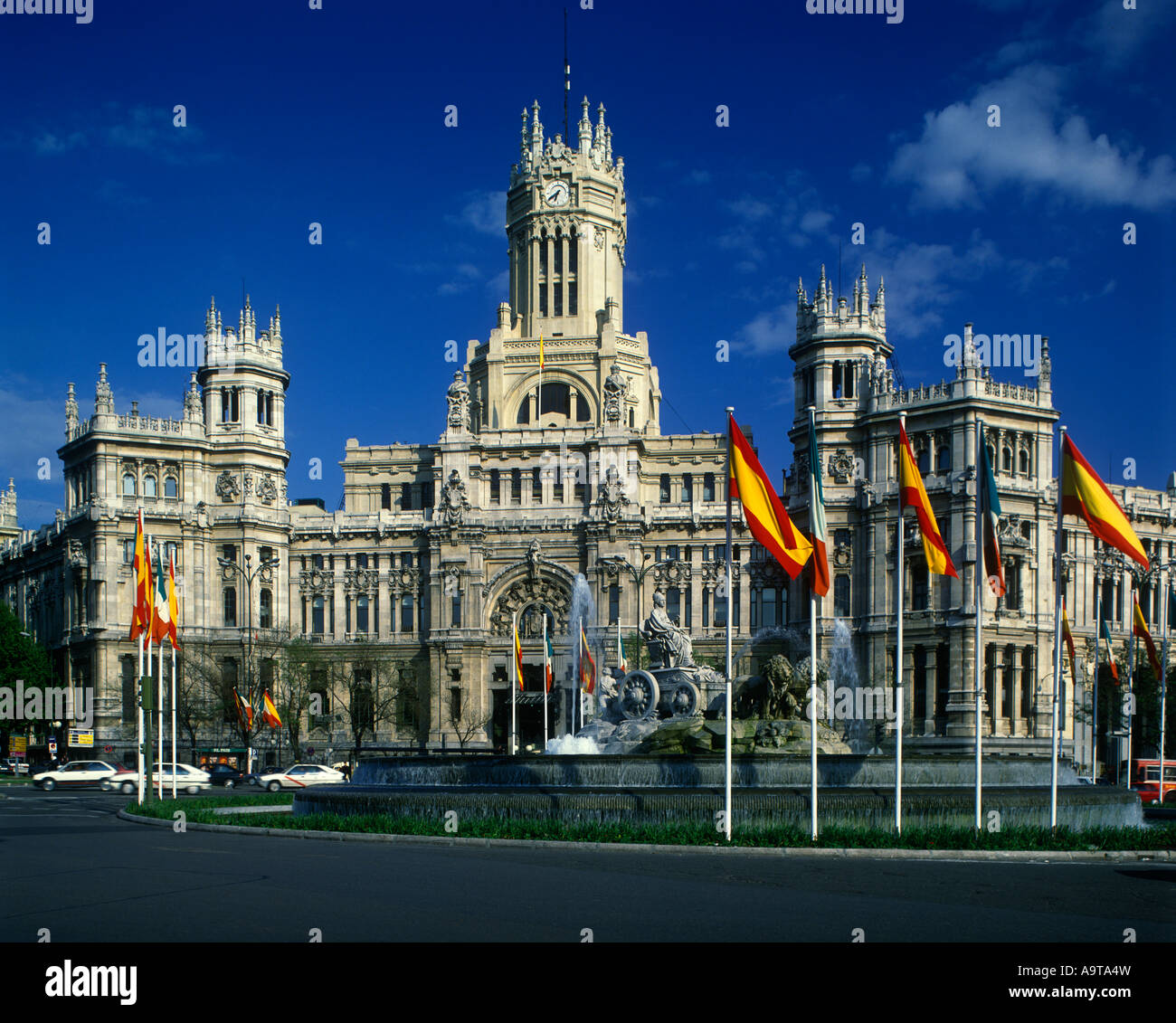 MAIN POST OFFICE BUILDING CIBELES FOUNTAIN PLAZA CIBELES MADRID SPAIN ...