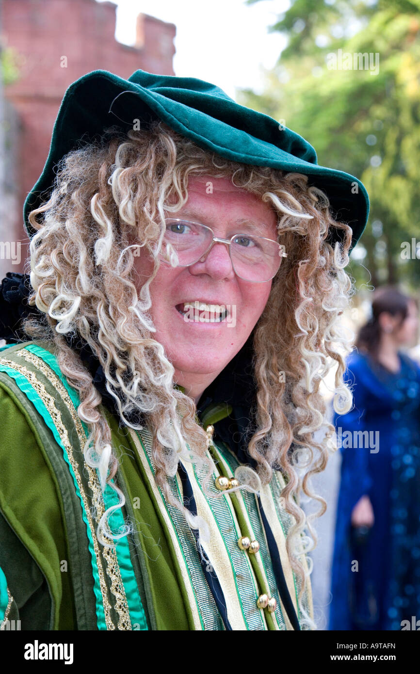 Medieval costume man hi-res stock photography and images - Alamy