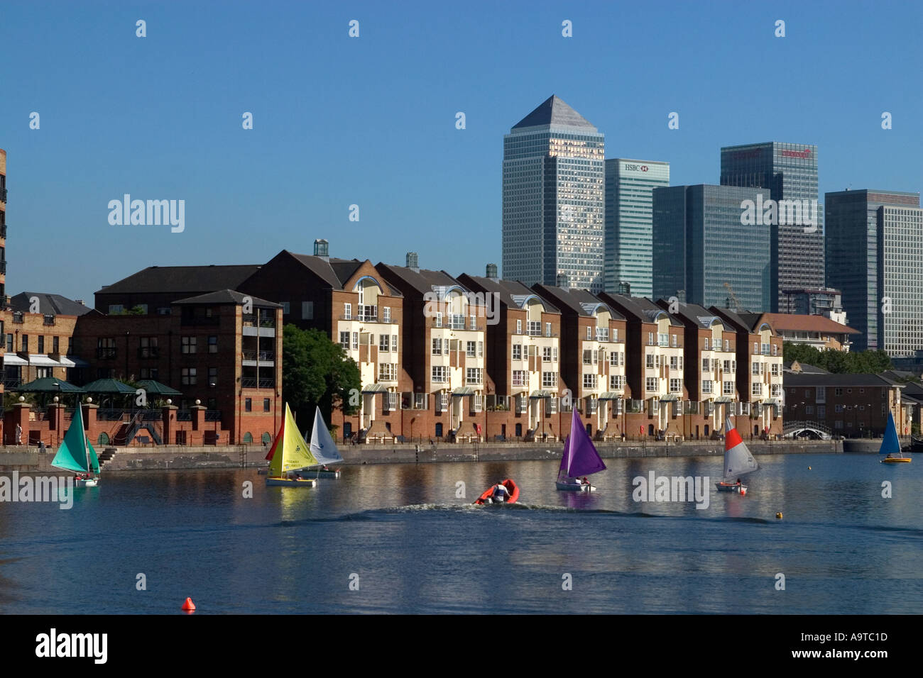 Surrey quays london dock hi-res stock photography and images - Alamy