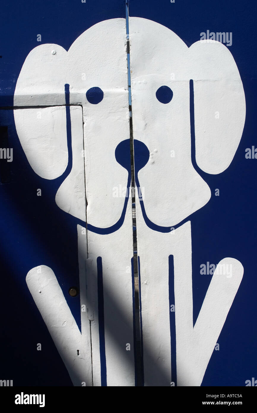 Battersea dogs home exterior hi-res stock photography and images - Alamy