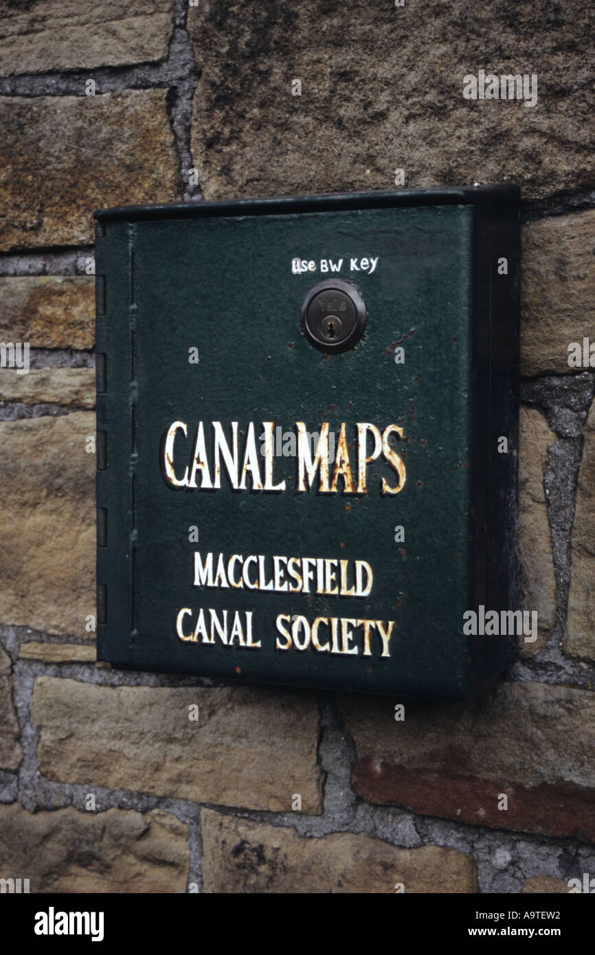 Box of maps hi-res stock photography and images - Alamy