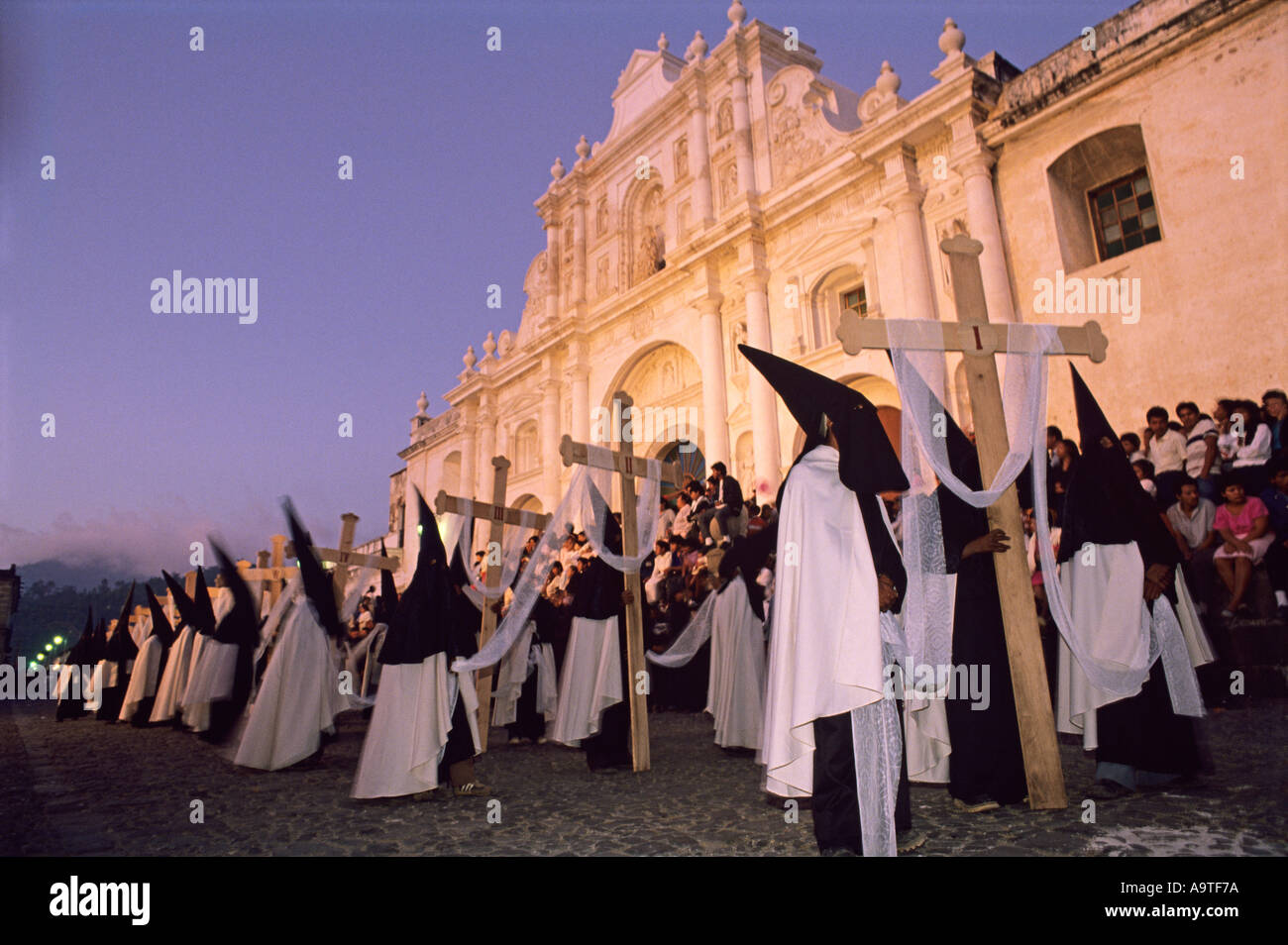Hooded costumes hi-res stock photography and images - Alamy