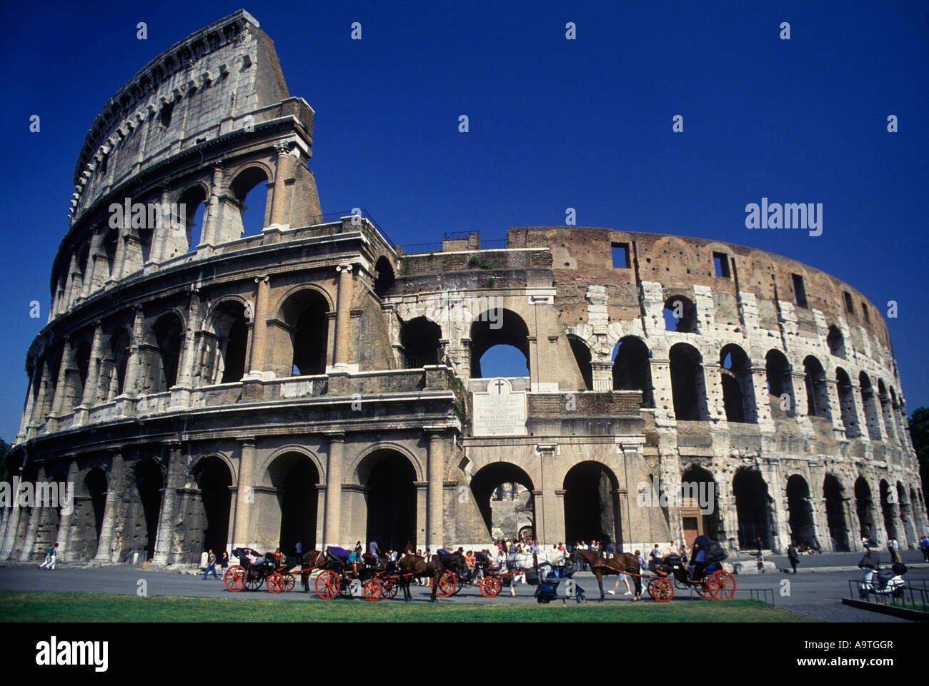 Horse and carriages hi-res stock photography and images - Alamy