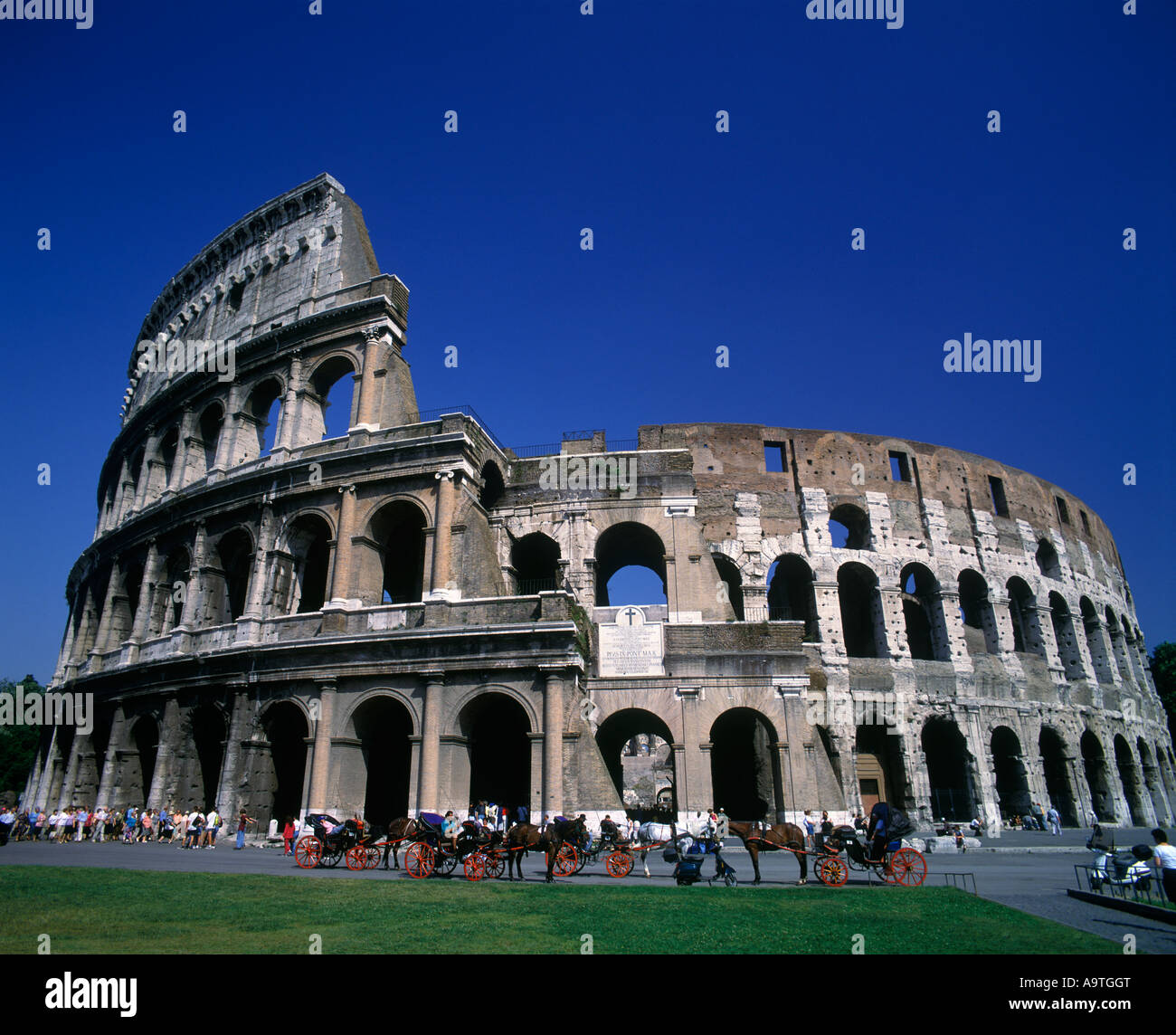 Horse and carriages hi-res stock photography and images - Alamy