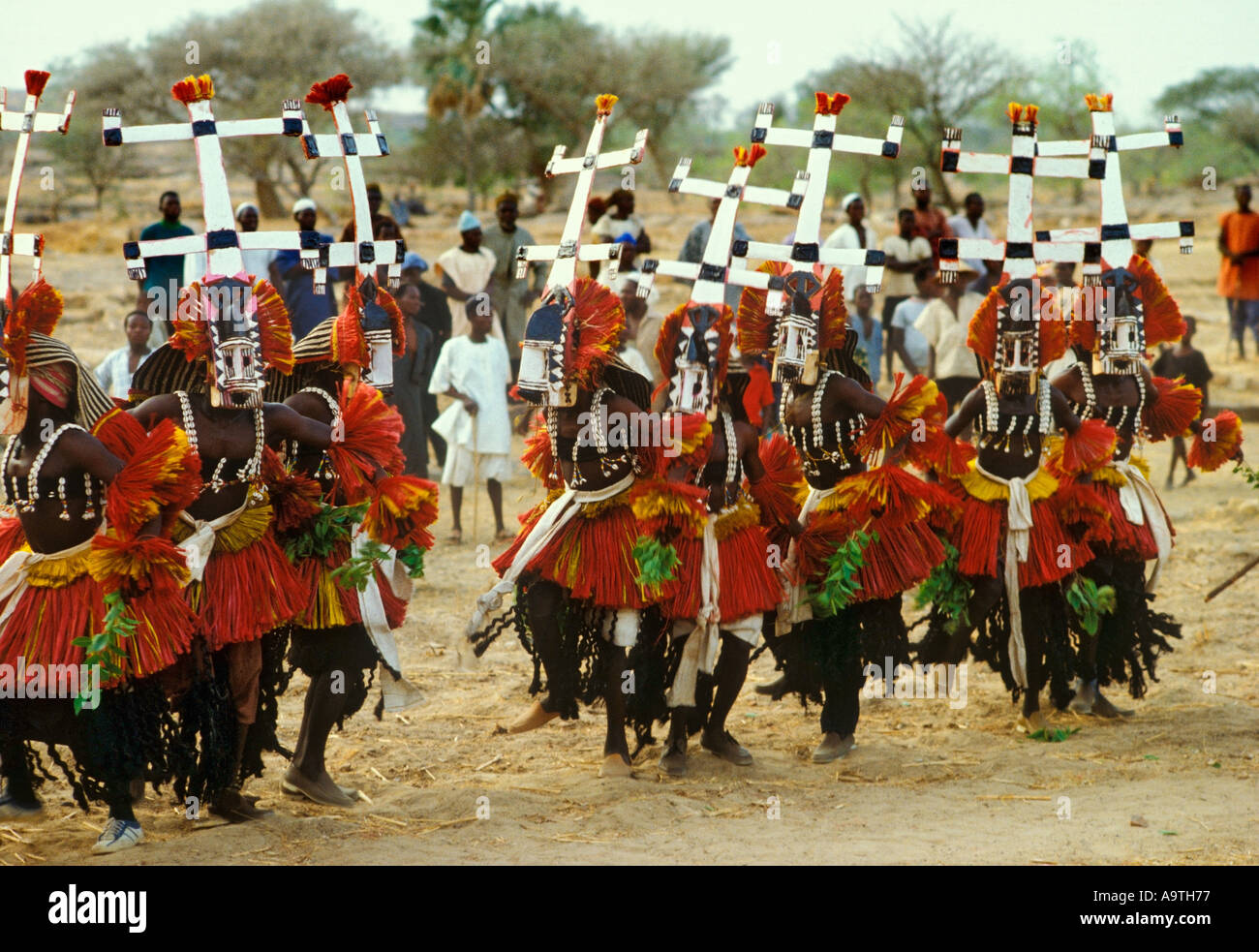 Mali dancers headdress hi-res stock photography and images - Alamy