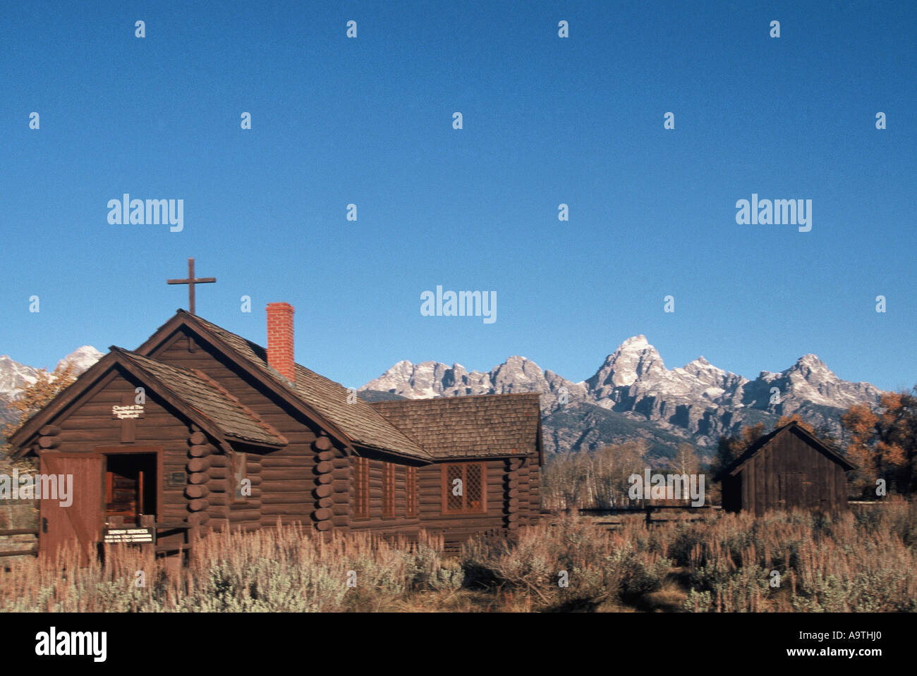 Trappers cabin hi-res stock photography and images - Alamy