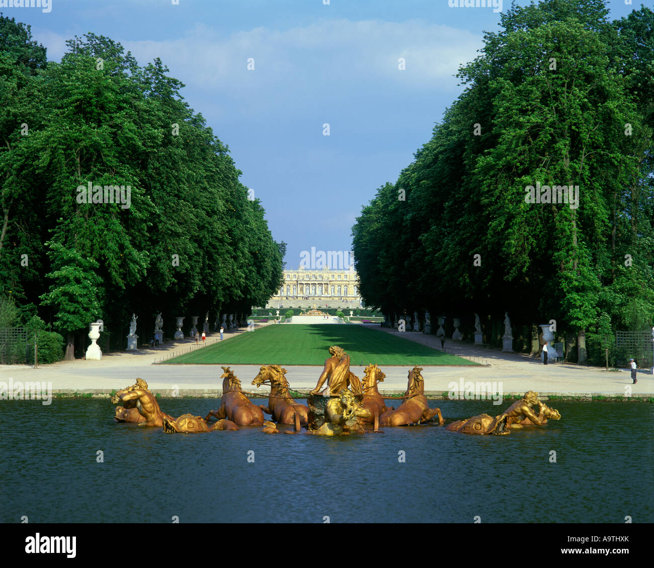 APOLLO FOUNTAIN VERSAILLES ROYAL PALACE GARDENS ILE DE FRANCE FRANCE ...