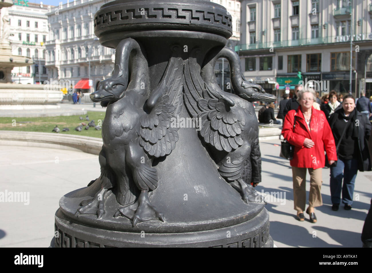 Base of statue hi-res stock photography and images - Alamy