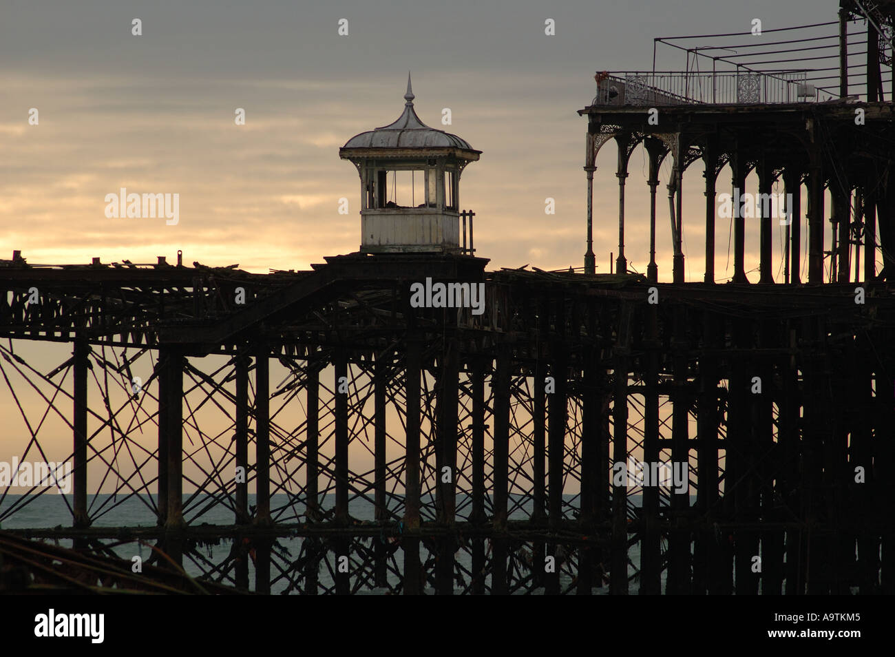 Kiosk brighton pier england hi-res stock photography and images - Alamy